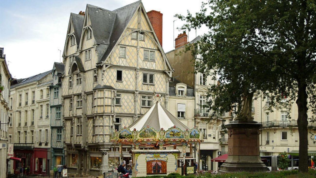 Qué Ver en Angers en un día: Guía para Descubrir la Joya del Loira