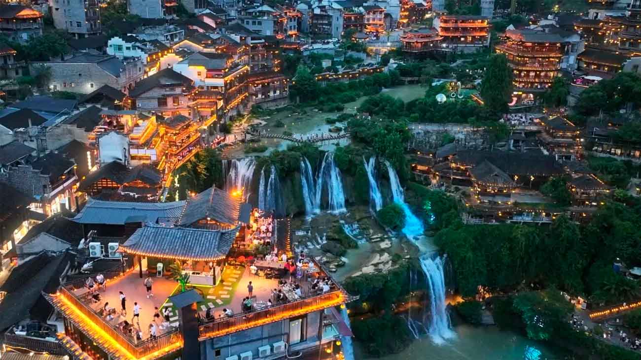 El pueblo más bonito de China que parece sacado de una película de ...