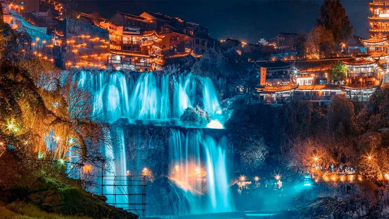 El pueblo más bonito de China que parece sacado de una película de ...